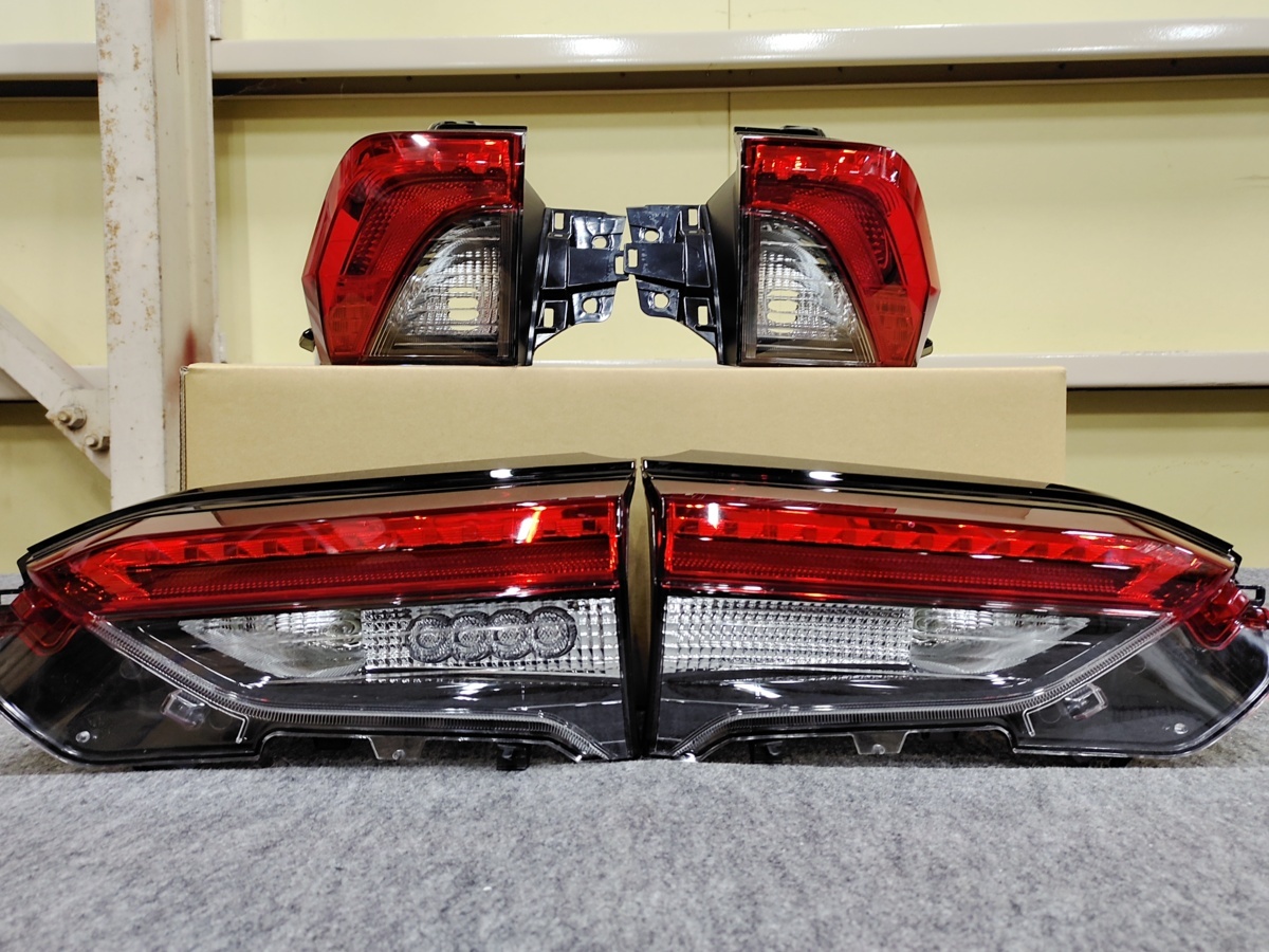 【未使用に近い】【新車外し】送料無料 トヨタ RAV4 テールライト 左右 セット 1台分 寒冷地仕様 ! AXAH54 MXAA52 MXAA54 50 ICHIKOH 42-97 42 ...