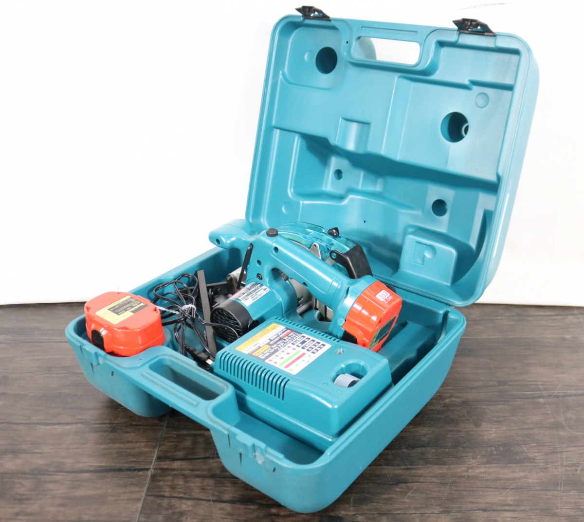 【やや傷や汚れあり】【ト滝】マキタ makita 165mm 充電式防じんマルノコ 木工用 超硬丸ノコ 5026D 充電器 DC1809 バッテリー 急速充電器 DE125DEM44の落札情報 ...