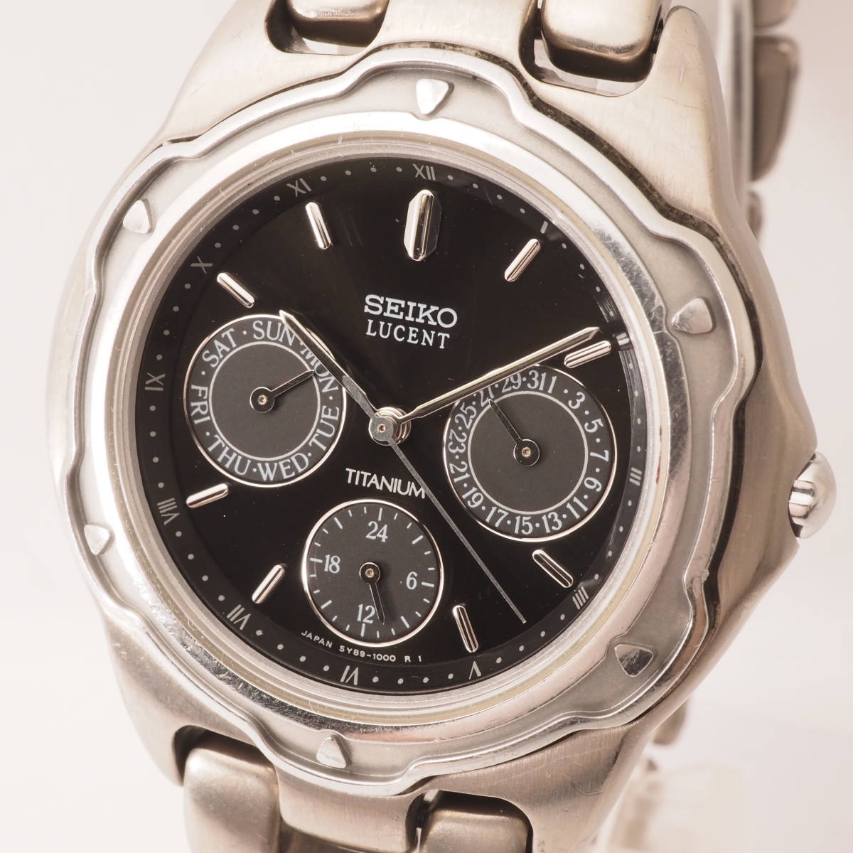 【傷や汚れあり】セイコー ルーセント クロノグラフ 5Y89-1000 A4 SEIKO LUCENT TITANIUM+SS クォーツ 黒文字盤 チタン メンズ 男性 腕時計[6D0734 ...