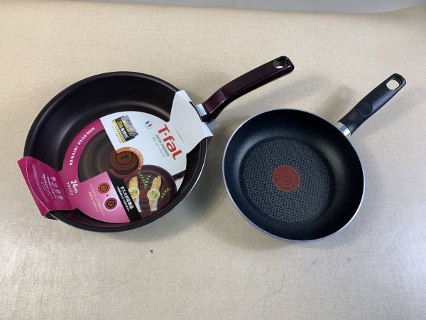 【目立った傷や汚れなし】 DF49 ほぼ未使用 T-fal フライパン 2点まとめ グレージュ・プレミア 24cm、青 21cm ※IH非対応 ティファール N の落札情報詳細| ヤフオク落札 ...