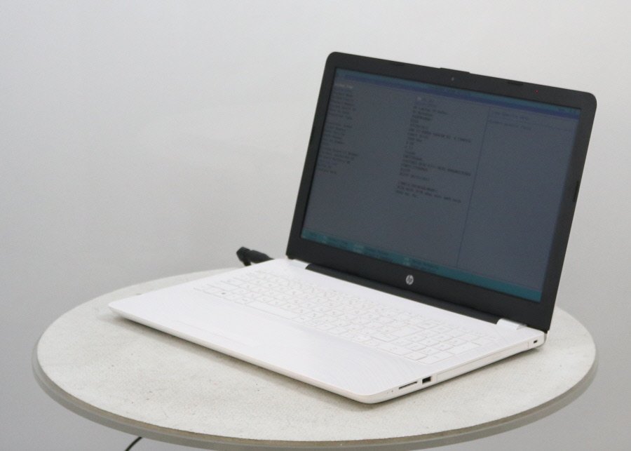 【やや傷や汚れあり】hp 15-bw001AU - AMD E2-9000e RADEON R2, 4 COMPUTE CORES 2C+2G ...