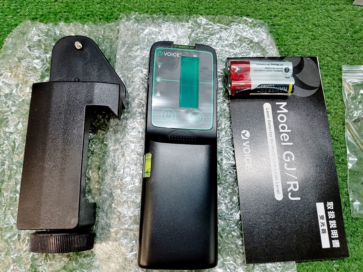 【未使用】未使用品 VOICE ヴォイス フルライン グリーンレーザー墨出し器 受光器 三脚 付 Bluetooth 連動 Model-G8 ...