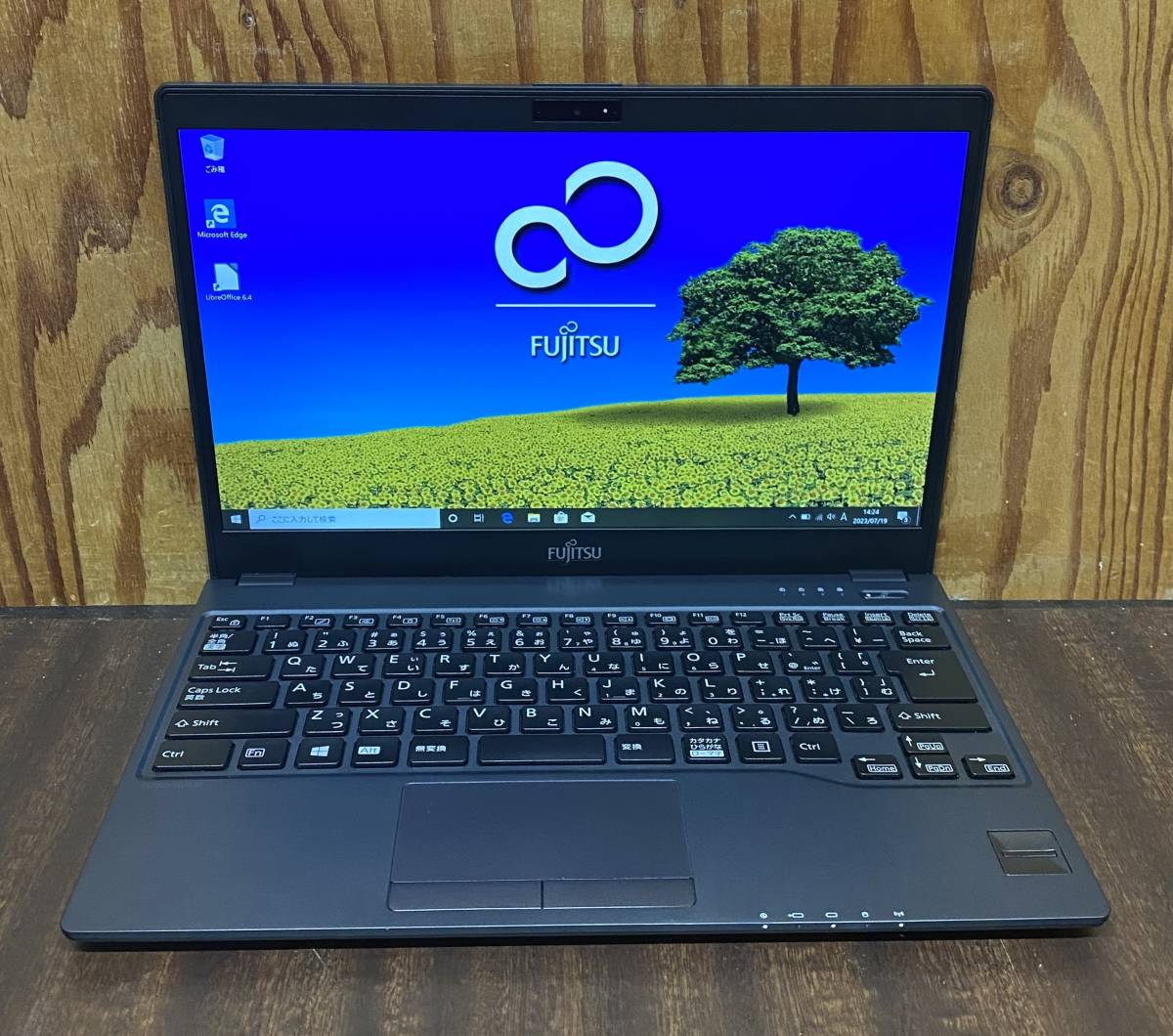 【目立った傷や汚れなし】★★超高速＆薄型超軽量 富士通 FUTRO MU937/CPU 3865U/メモリ4GB/SSD32GB/FULL ...