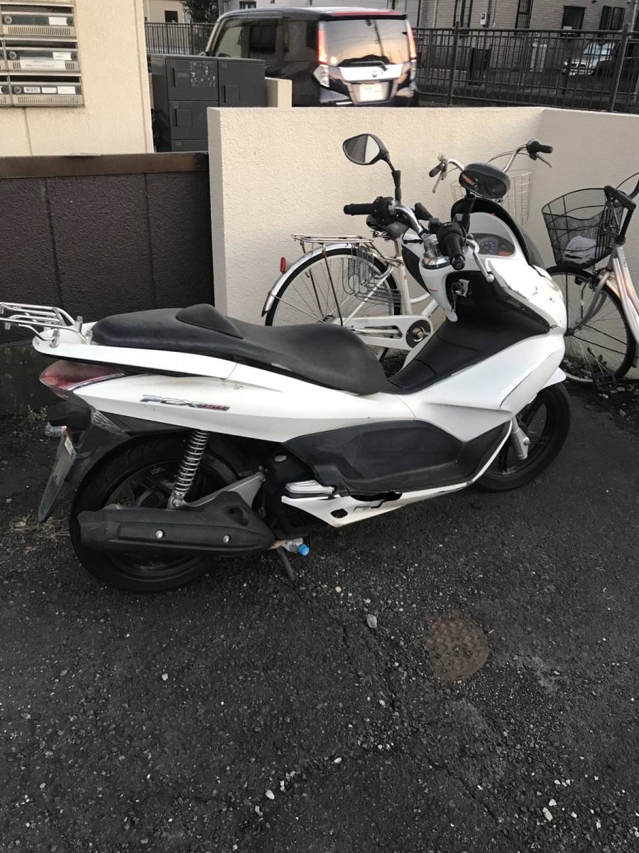 【目立った傷や汚れなし】【訳アリ】 PCX パーツ フロントフェンダー HONDA PCX125 PCX150 JF56 KF18 ベトナム ホンダ純正 外装 カウル (旧P5-W42-OUT ...