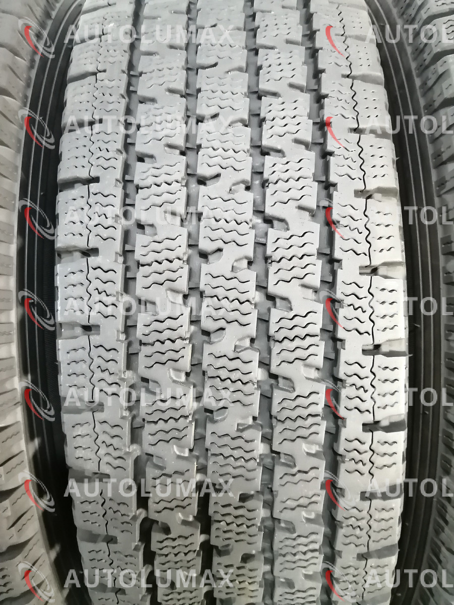 【目立った傷や汚れなし】195/80R15 107/105N LT Toyo DELVEX 935 中古 スタッドレスタイヤ 4本セット ...