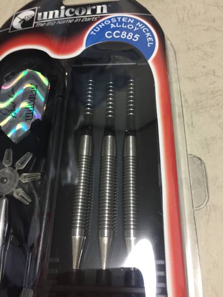 【未使用】UNICORN WORLD CHMPION CC885 ダーツセット18g ☆ チップ50個 サービス中！新品未開封 602の落札 ...