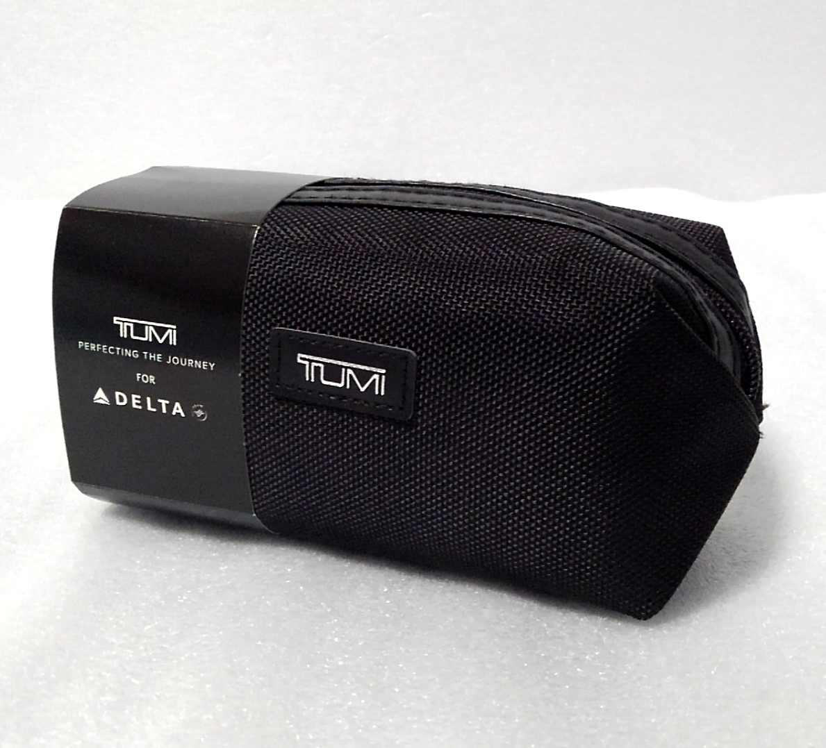 【未使用】即決 DELTA × TUMI トゥミ アメニティ ポーチ ブラック 黒 未使用 非売品 トゥミ バッグ デルタ DELTAの落札情報詳細 - ヤフオク落札価格検索 オークフリー