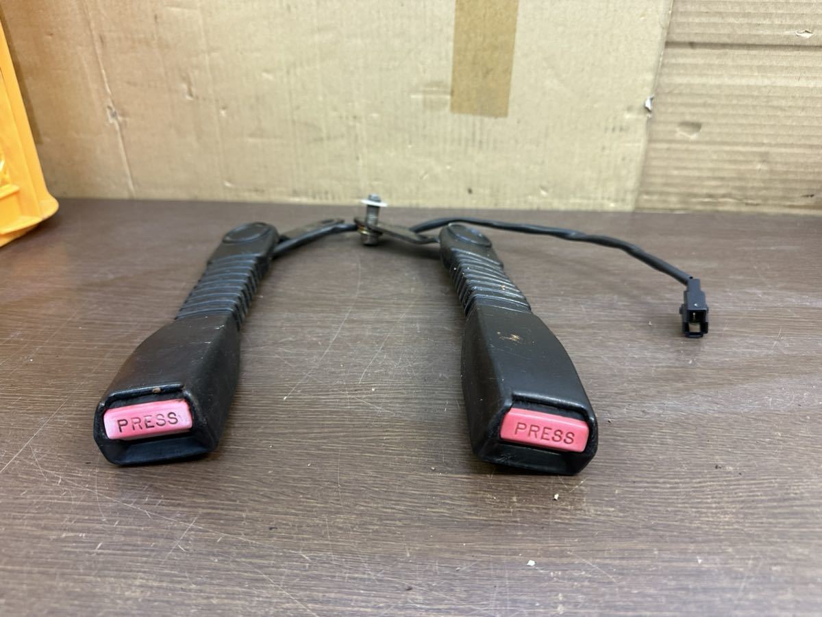 【傷や汚れあり】JA11V ジムニー 4型 シートベルト キャッチ 左右 管(5121の落札情報詳細 - ヤフオク落札価格検索 オークフリー