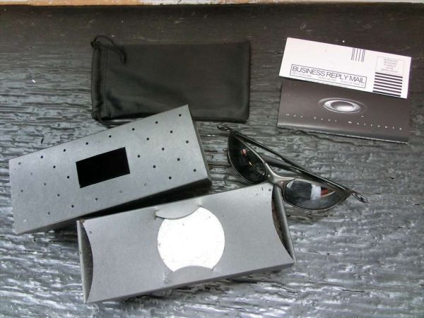 【全体的に状態が悪い】T【M3-97】【60サイズ】 OAKLEY オークリー/ジュリエット カーボン サングラス/※傷・汚れ・外箱傷み有の ...