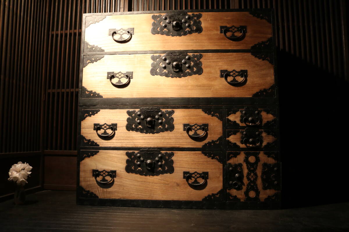 【傷や汚れあり】B82.最高峰！希少！木地仕上げ！古い時代箪笥新潟県佐渡地方（小木）雲竜金具重ね箪笥総桐明治隠し有 #佐渡箪笥 #骨董 #和箪笥 #古民藝の落札情報詳細 - Yahoo ...