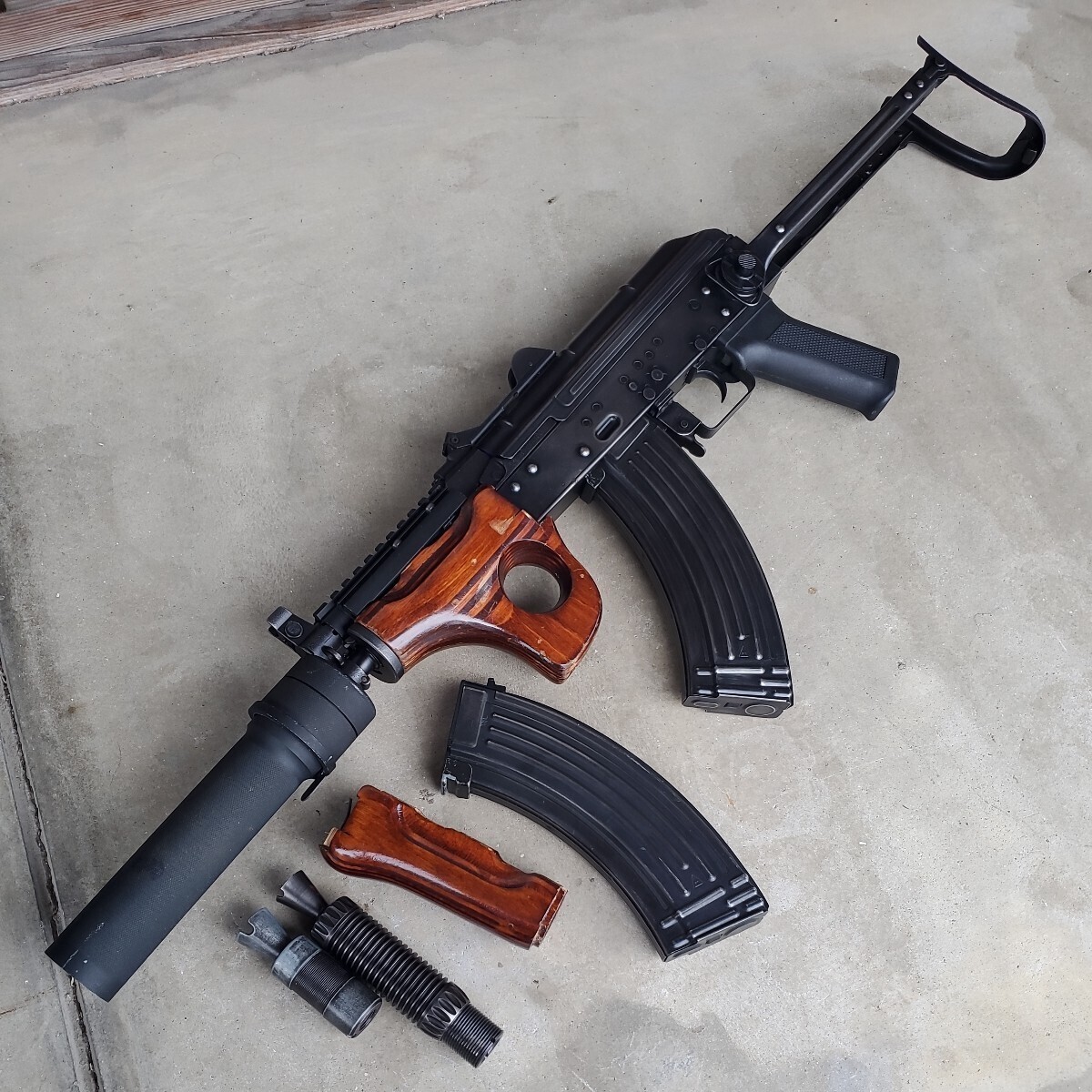 【やや傷や汚れあり】LCT AK AKMSU 電動ガン タルコフ Tarkov E&Lの落札情報詳細 - ヤフオク落札価格検索 オークフリー