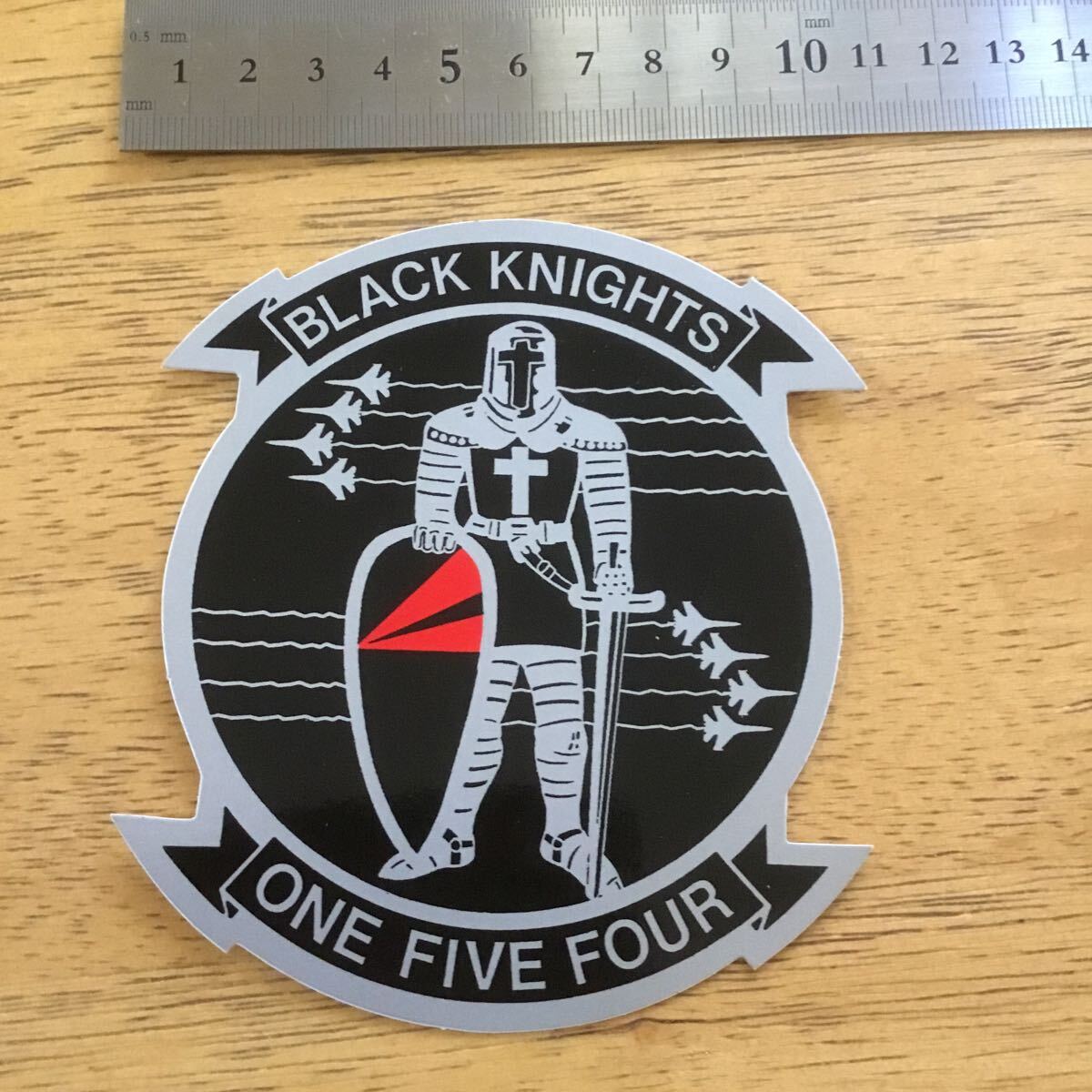 【目立った傷や汚れなし】ミリタリーステッカー 米海軍VF-154BLACK KNIGHTS( 現VFA-154) 第154戦闘飛行隊 厚木航空 ...