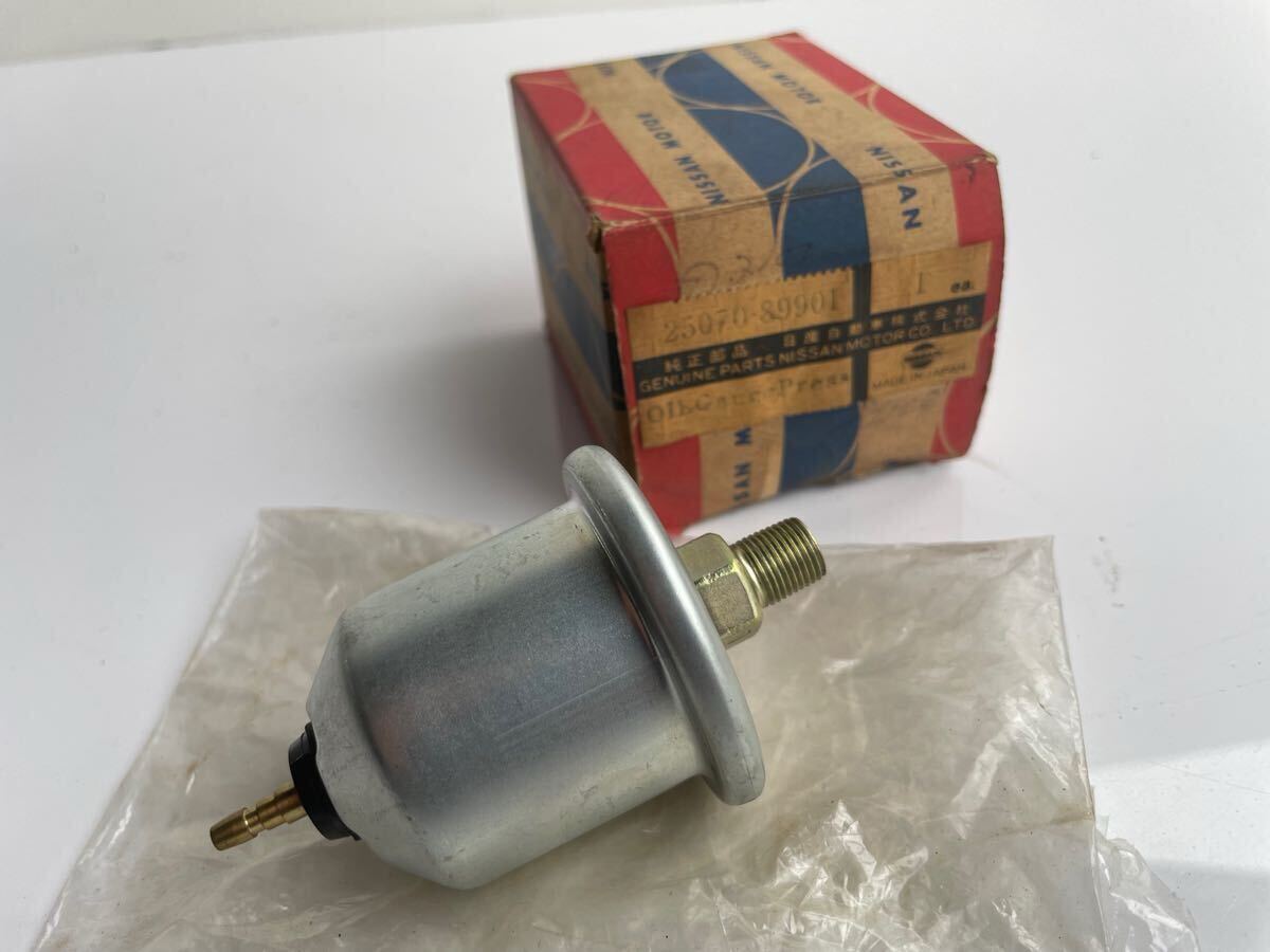 【目立った傷や汚れなし】日産 ハコスカ ケンメリ ブルーバード L型 オイルプレッシャースイッチ 油圧センサー 25070-89901 当時物 ...