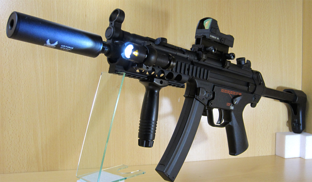 【やや傷や汚れあり】東京マルイ 電動ガン MP5 R.A.S ドットサイト サイレンサー LEDフラッシュライト 新品バッテリー 充電器 等おまけ多数の落札情報詳細 - Yahoo ...