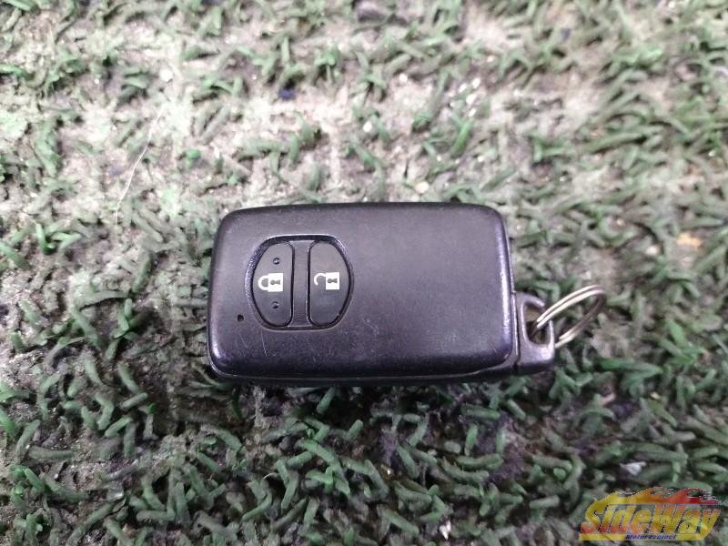 【やや傷や汚れあり】S_プリウス(ZVW30)キーレスリモコン -2【N07T】の落札情報詳細 - Yahoo!オークション落札価格検索 オークフリー