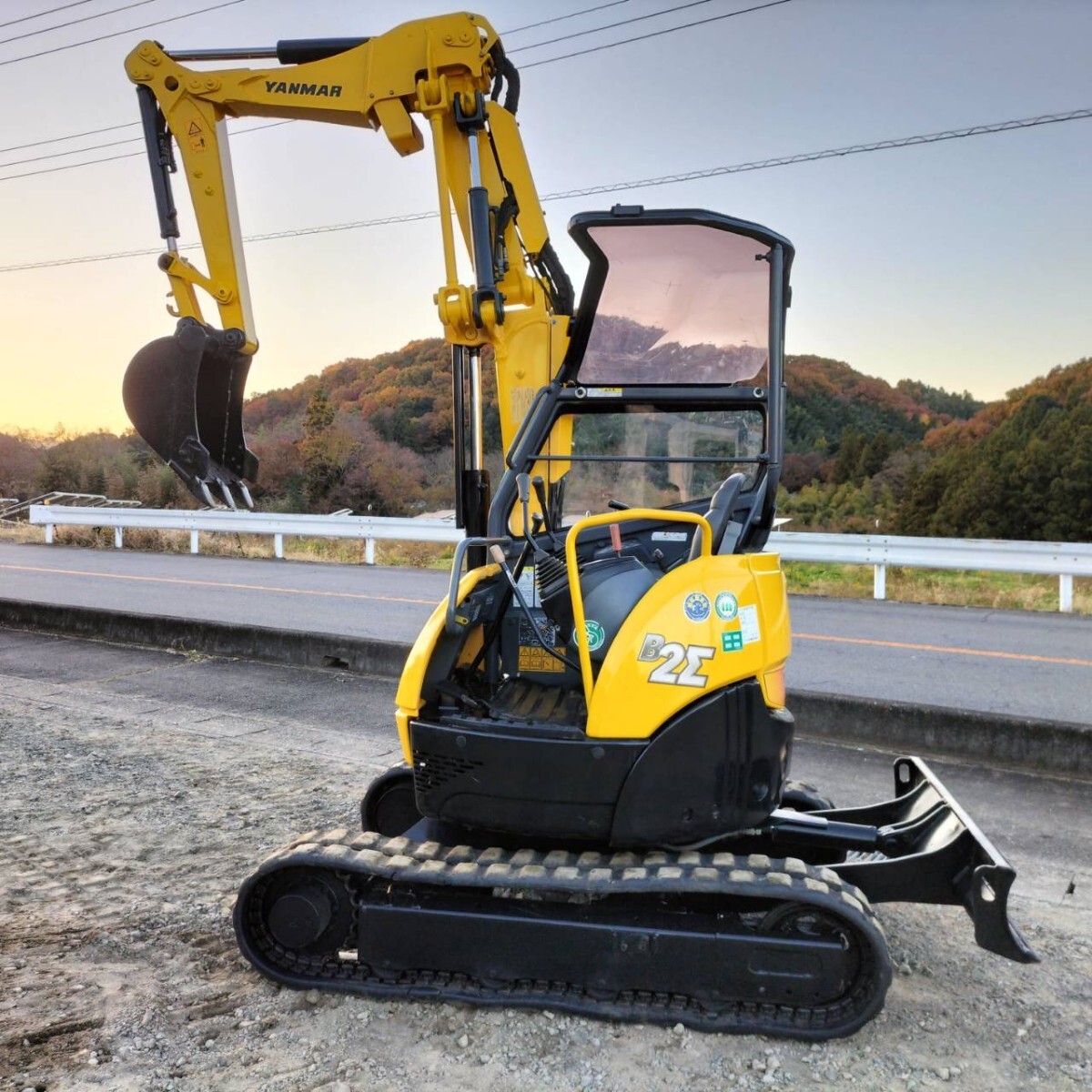 【目立った傷や汚れなし】☆ヤンマーB2-5☆ ミニ油圧ショベル YANMAR BΣ2-5☆マルチ付き☆倍速☆2012年☆1065アワー☆2tクラスの落札情報詳細 - Yahoo!オークション ...