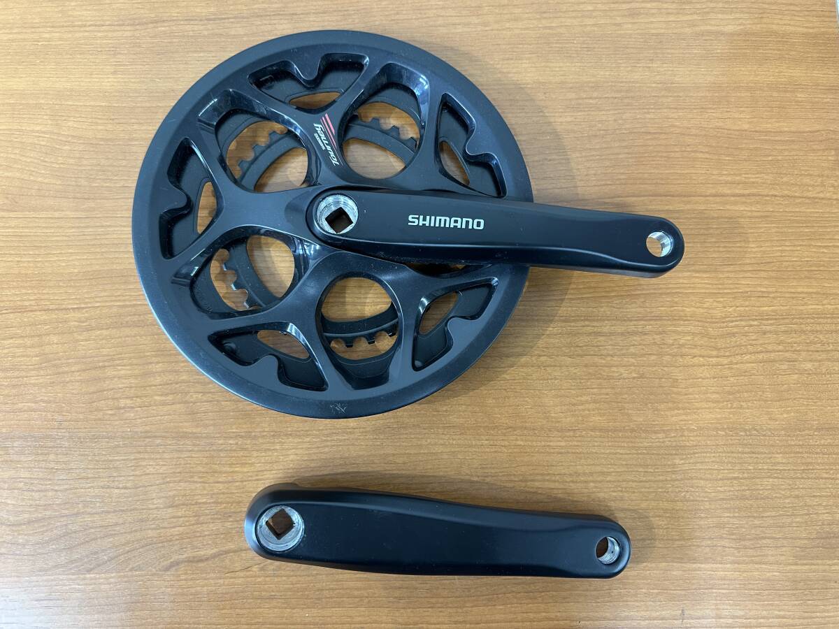 【未使用】【未使用・長期保管品】SHIMANO(シマノ) TOURNEY FC-A070 チェーンガード有 クランクセット 170mm 50 ...
