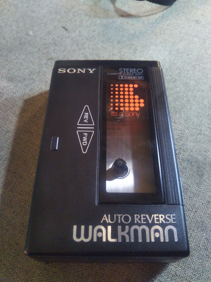 【目立った傷や汚れなし】SONY WALKMAN WM-7 AUTO REVERSE ソニー カセット ウォークマン 通電確認 現状品 ...