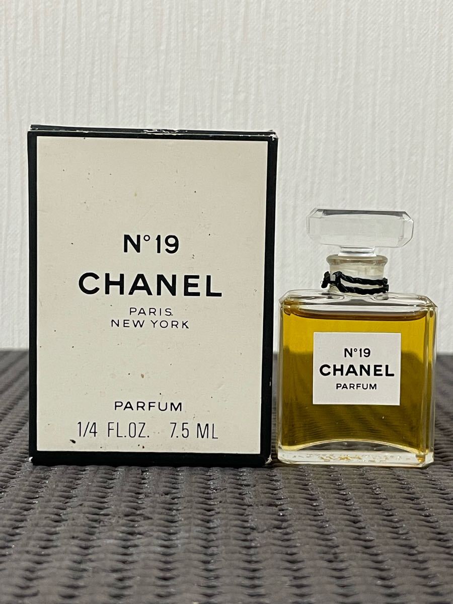 【目立った傷や汚れなし】N5B145 シャネル NO19 パルファム 香水 7.5mlの落札情報詳細 - Yahoo!オークション落札価格検索 ...