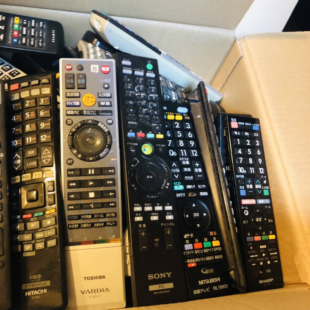 【全体的に状態が悪い】i★100本以上★ リモコン 大量 まとめ まとめて まとめ売り ジャンク HITACHI SHARP TOSHIBA ...