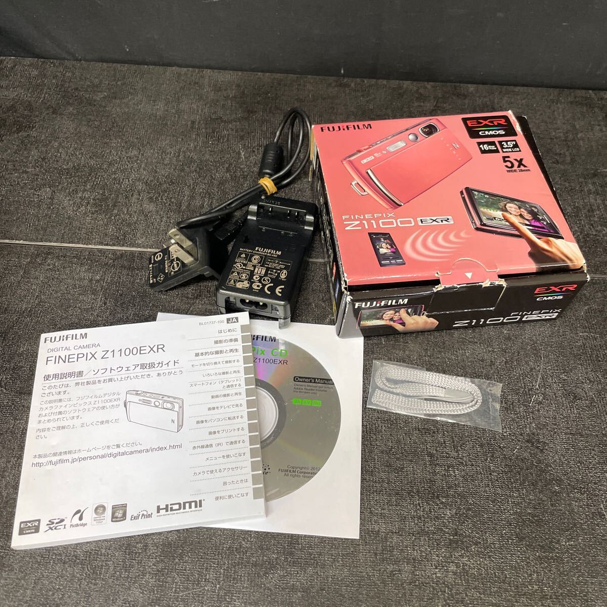 【目立った傷や汚れなし】FUJIFILM FINEPIX Z1100 EXR ホワイト コンパクトデジタルカメラ バッテリー1個 充電器 箱 説明書付き 動作確認済み 富士フィルム デジカメの ...