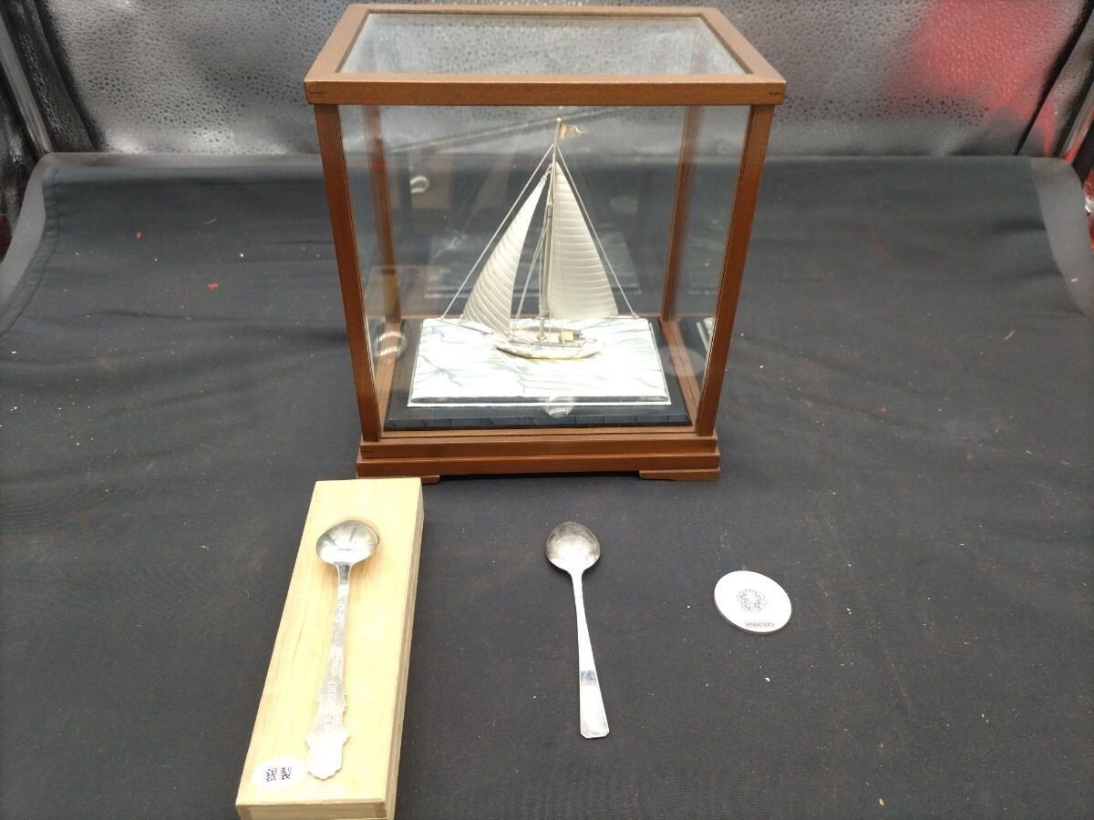 【やや傷や汚れあり】銀製 ヨット 帆船 （台座含む318g） 銀製メダル 925 （19g） シルバースプーン （18g） シルバースプーン925（13g） SILVER 銀製品の落札情報詳細 ...