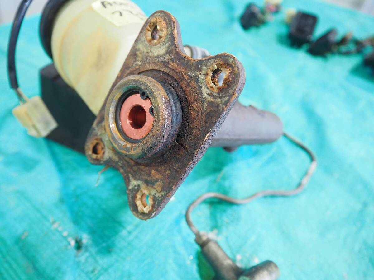 【目立った傷や汚れなし】AA63 カリーナ GT-R 【 ブレーキ シリンダー 】 トヨタ CARINA AE86 AT141 4AG TA63 純正 社外 中古 コロナ セリカ AD17 ...