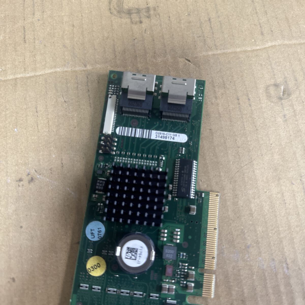 【傷や汚れあり】(A-327)FUJITSU SIEMENS D2516-C11 GS1 PCI Express 4x SAS RAID ...
