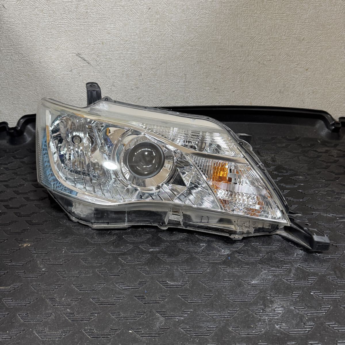 【やや傷や汚れあり】《売り切り》 カローラアクシオ カローラフィールダー NZE161 NZE161G 後期 純正 左 ヘッドライト LED ...
