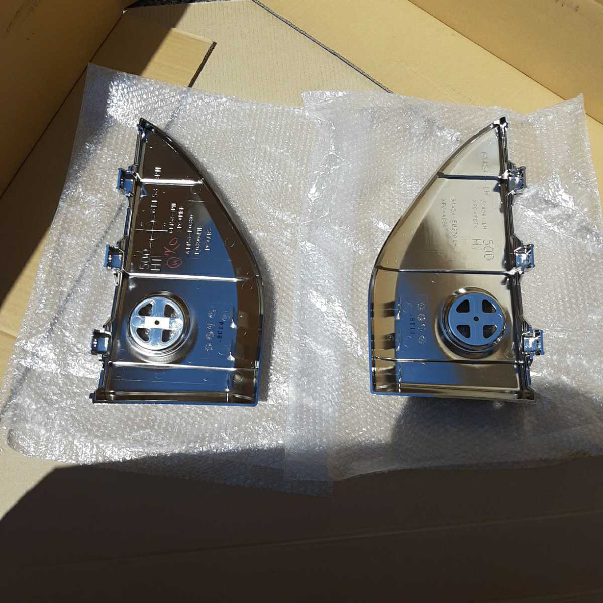 日野純正 左右セット メッキステップ下カバー 現行レンジャー？ 品番61454-E0371と61453-E0381 （その1）の落札情報詳細 ...