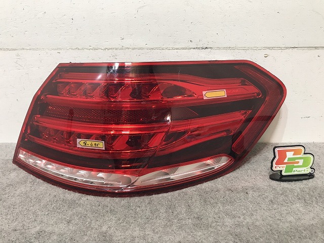 Eクラス W212 純正 後期 右テールランプ/ライト/レンズ A2129060803 メルセデスベンツ(106074)の落札情報詳細 ...