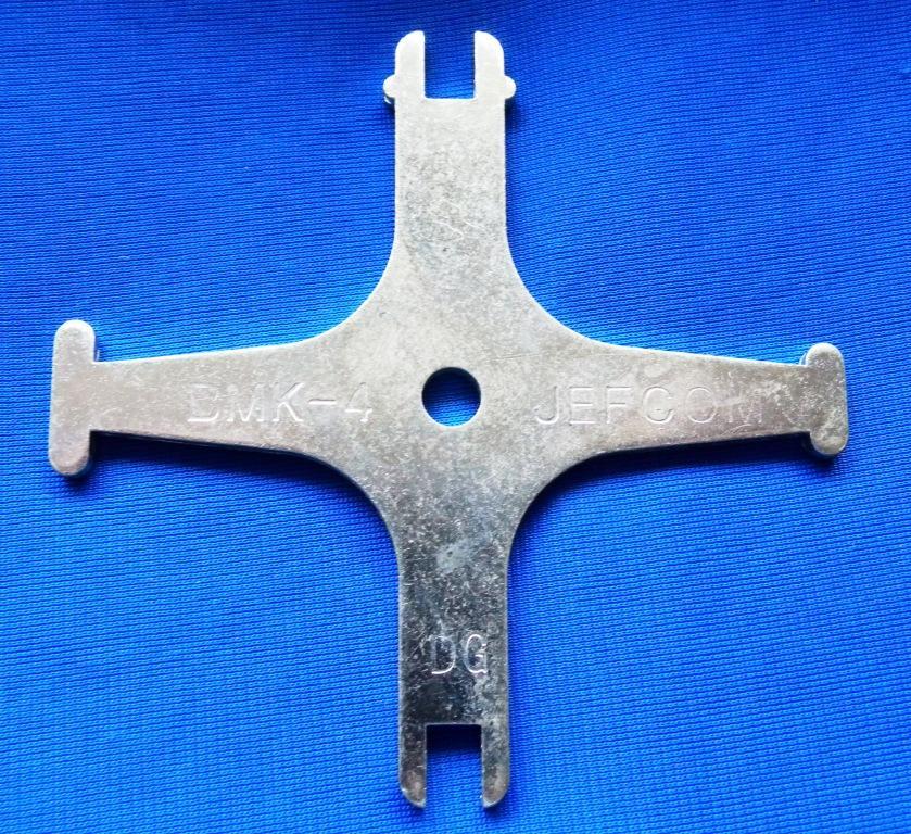 ジエフコム株式会社 DENSAN 盤用マルチキー BMK-4 現行型 旧型配電盤 分電盤用の合鍵 タキゲン 0061 A-121-H4の4タイプのカギに対応の落札情報詳細 - Yahoo ...