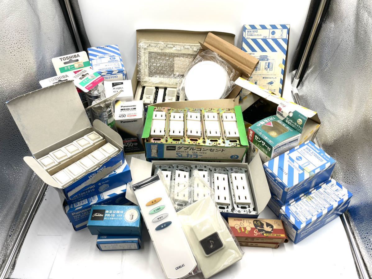 【新品】panasonic WK3064 新品コンセント5個セット×7箱送料込みです。 の落札情報詳細| ヤフオク落札価格情報 オークフリー