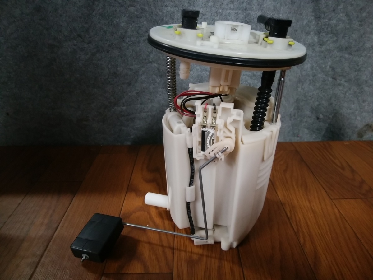 【やや傷や汚れあり】O#155 マークX DBA-GRX120 平成17年3月 純正フューエルポンプ 77020-22060 101962 ...