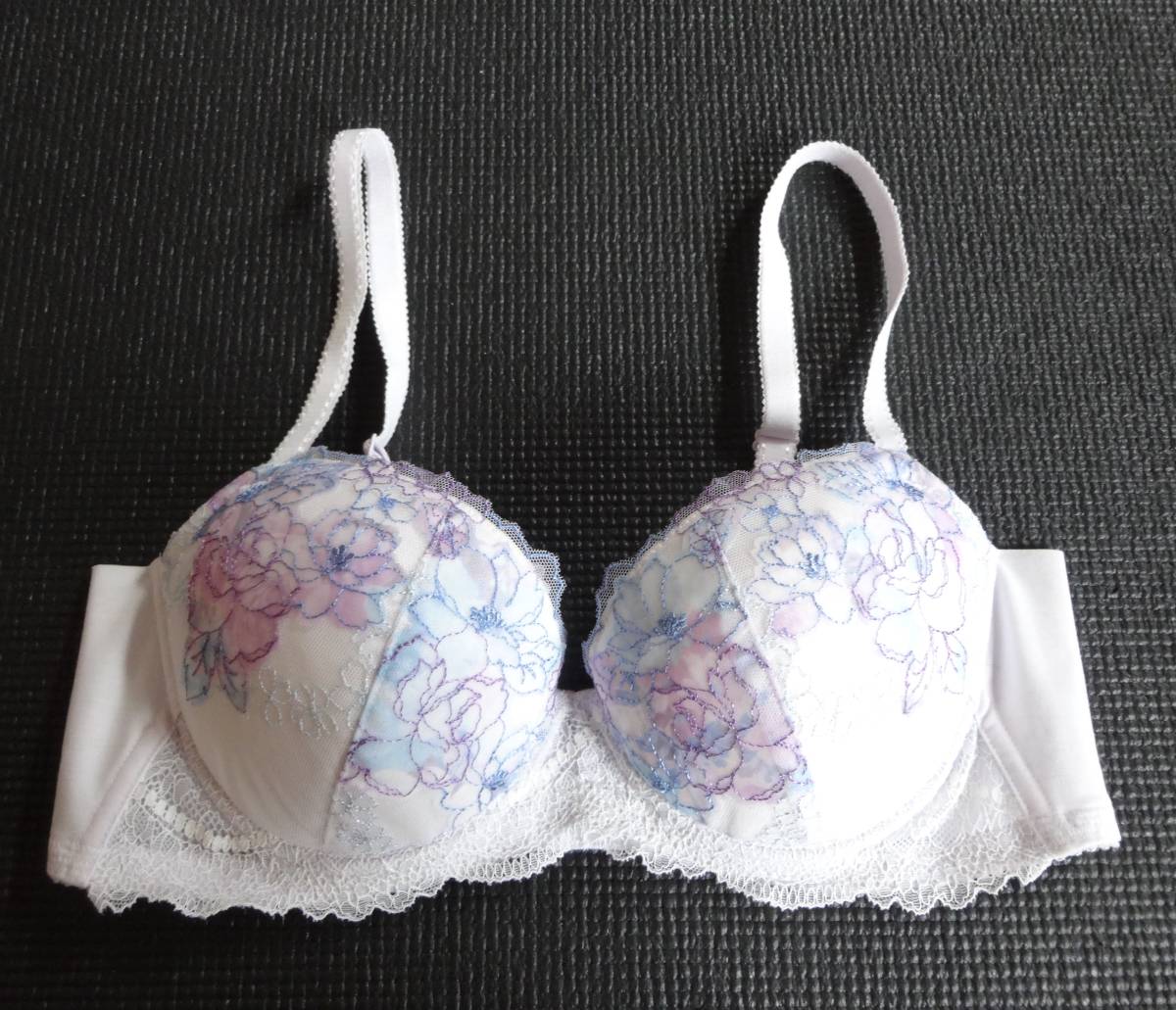 【未使用】新品 C80 ワコール 重力に負けないバストケアBra 3／4カップブラ ブラジャーの落札情報詳細 - ヤフオク落札価格検索 オークフリー