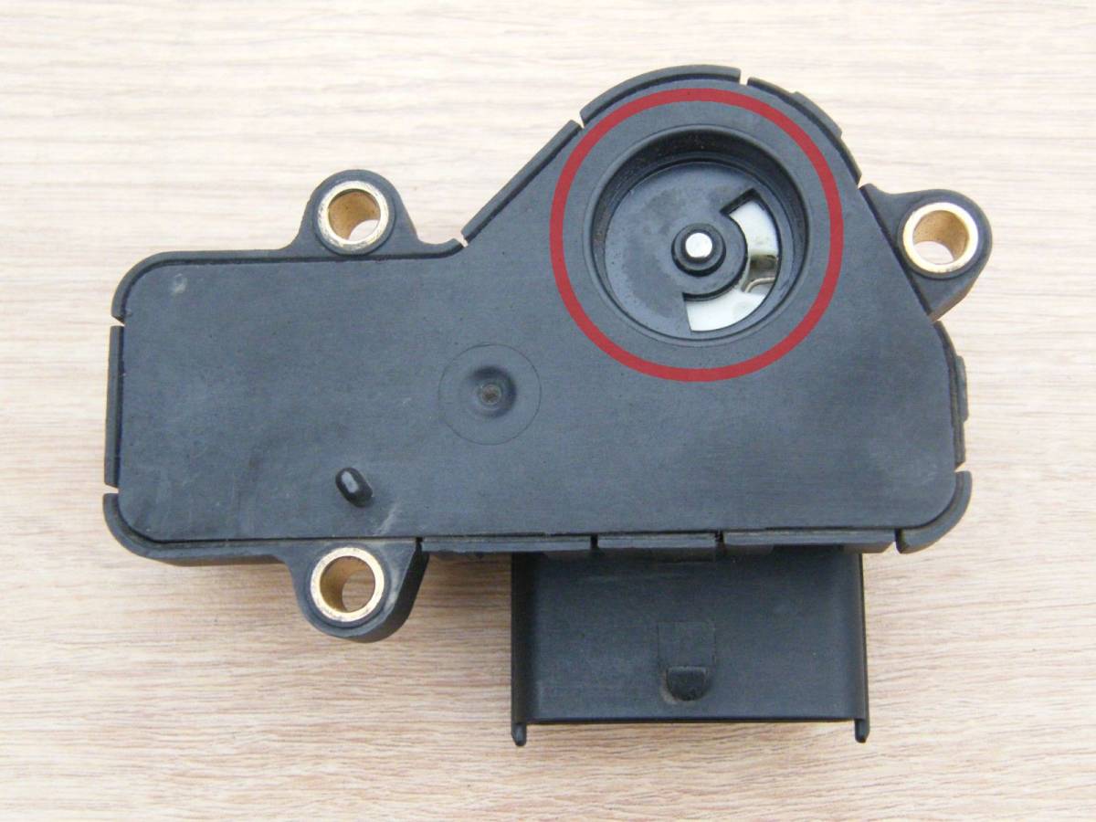 【未使用】新品!アルファロメオ IACV アイドル エア コントロール バルブ IRV アイドル レギュレータ パッキン 71713829 ...