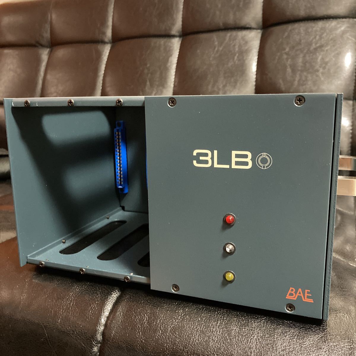 【目立った傷や汚れなし】【美品！】BAE AUDIO 3LB api 500 シャーシ 検)neve ssl universal audio ...