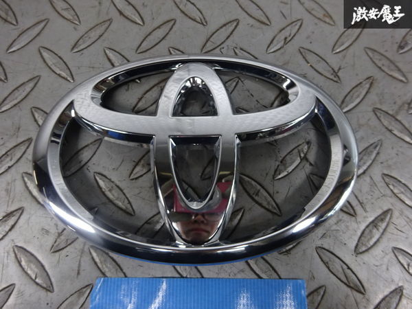 【やや傷や汚れあり】トヨタ純正 200系 ハイエース 標準 ナロー フロント ボンネット エンブレム オーナメント 90975-02073 ...