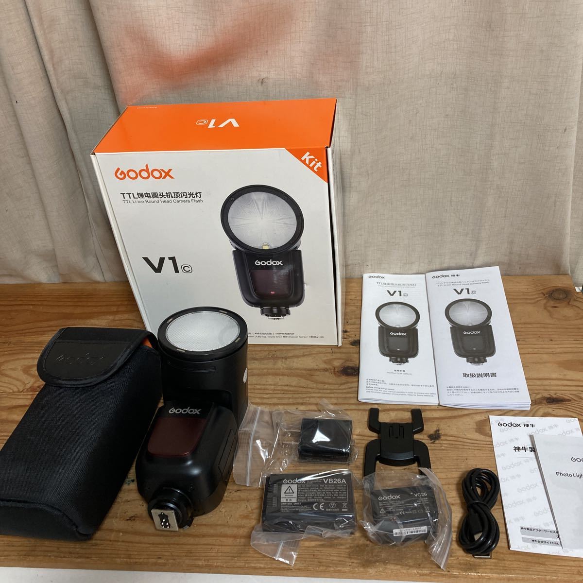 【やや傷や汚れあり】Godox ゴドックス V1C TTLリチウム電池丸形ヘッドカメラフラッシュ Canon キャノン 元箱付 取説付の落札 ...