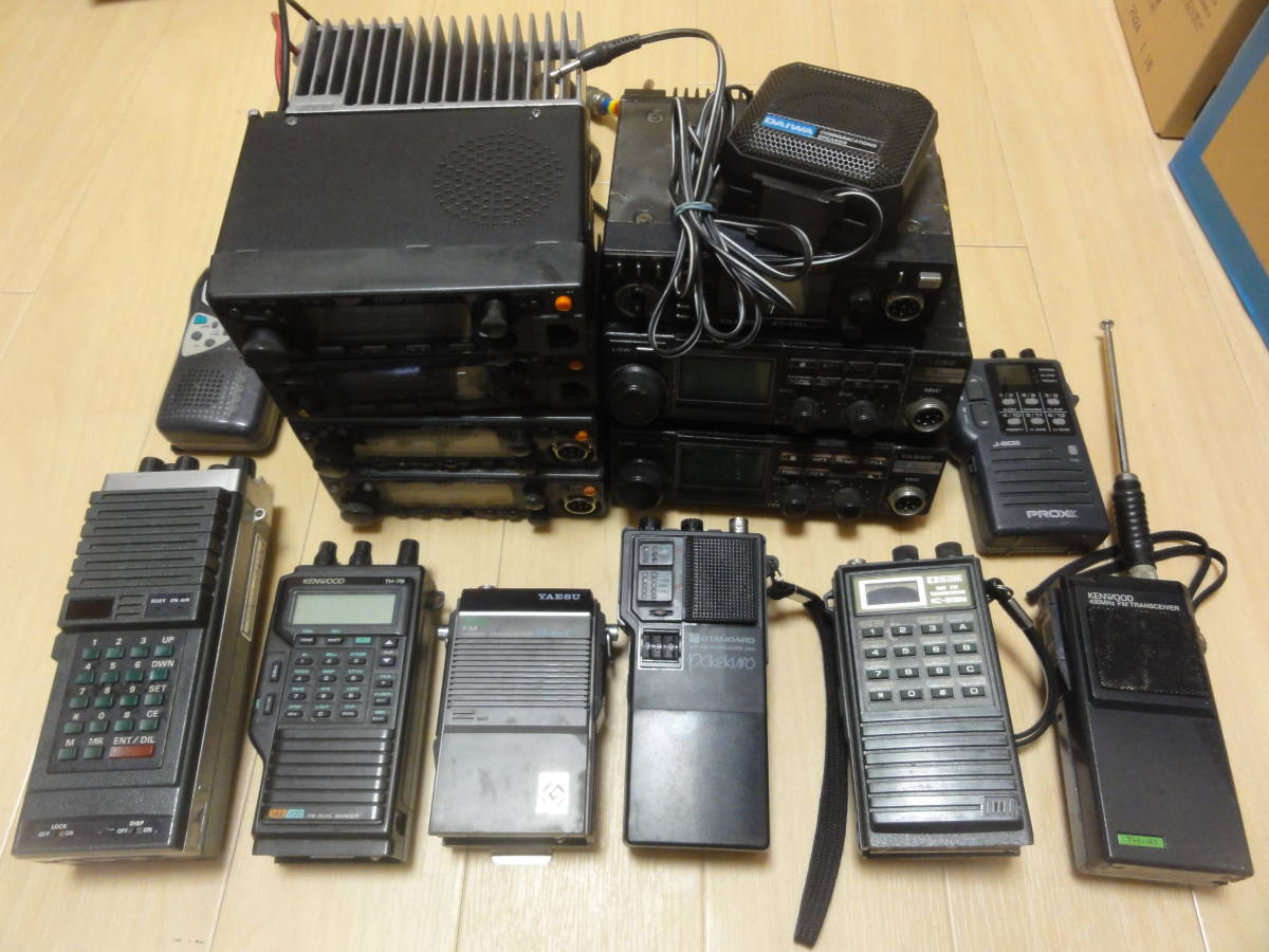 【全体的に状態が悪い】【ジャンク】アマ機13台ほか TM461S×2,TM441,TM441S,FT712L,FT211L,FT711H,IC03N,TH75,C411,TH41,FT207 ...