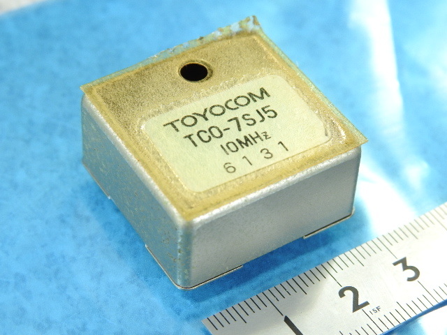 【傷や汚れあり】【ジャンク測定器】 TOYOCOM TCO-7SJ5 10MHz CRYSTAL OSCILLATOR +5V 古いマイクロ波スペアナからの取外し品 動作簡易確認済 ジャンク品 ...