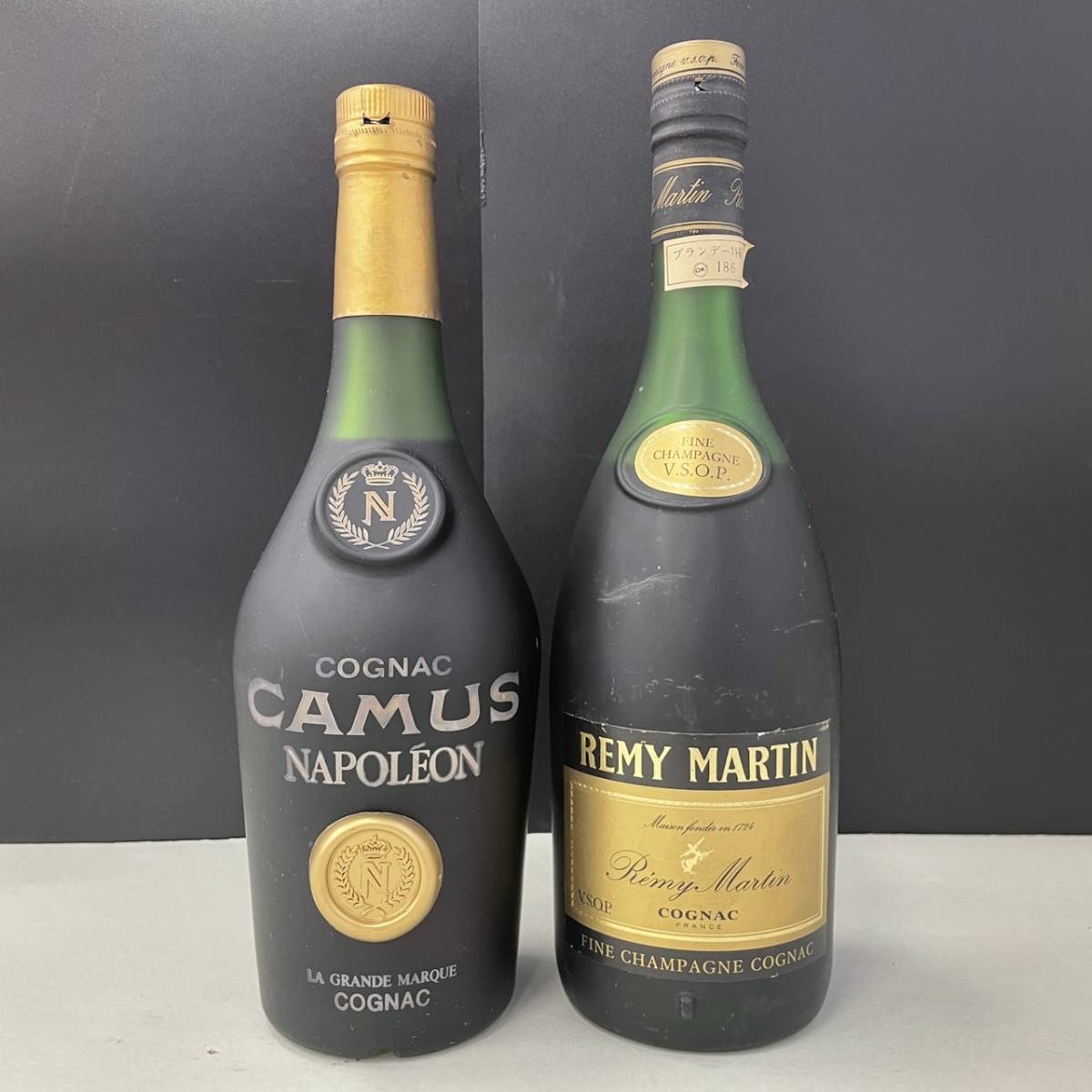 【傷や汚れあり】E10436(113)-643/OK4000 酒 2本まとめ REMY MARTIN VSOP/CAMUS NAPOLEON COGNAC コニャック ブランデー 700ml ...