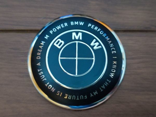 【未使用】BMW 50周年 ステアリングエンブレム 46mm 両面テープ付 ...