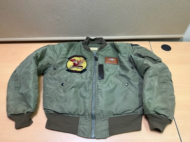 【傷や汚れあり】★2212A13★長期保管品！珍品！フライトジャケット 334TH FIGHTER SQ EAGLES 米軍 サバゲー ...