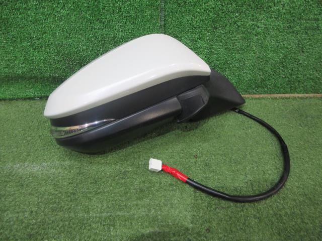 【傷や汚れあり】ノア Daa Zwr80g 右サイドミラー 右ドアミラー 87910 28b50 87910 28b51の落札情報詳細
