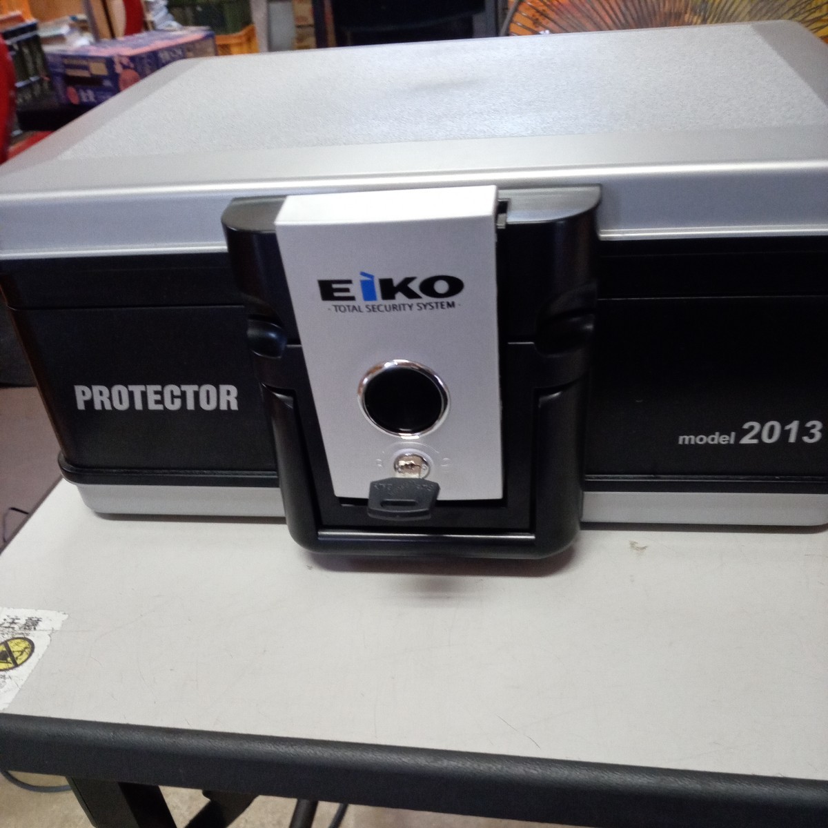 【未使用に近い】EIKO PROTECTOR BAG 耐火・防水 金庫 シリンダー式 2013 プロテクターバッグ エイコー 美品の落札情報詳細 - Yahoo!オークション落札価格検索 オークフリー