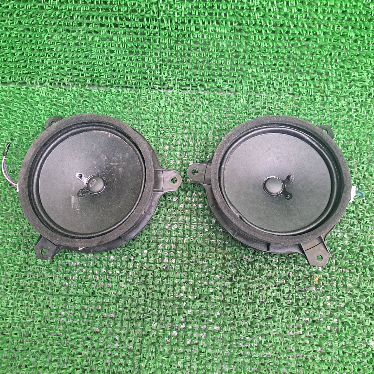 【やや傷や汚れあり】トヨタ エスティマ Acr50w Acr55w Gsr50w Gsr55w Ahr20w スピーカー 左右 2個セットの