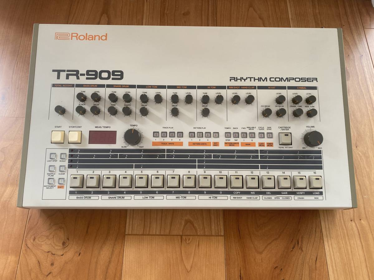 【目立った傷や汚れなし】【オーバーホールチェック済み】【超美品】Roland TR-909の落札情報詳細 - Yahoo!オークション落札価格 ...
