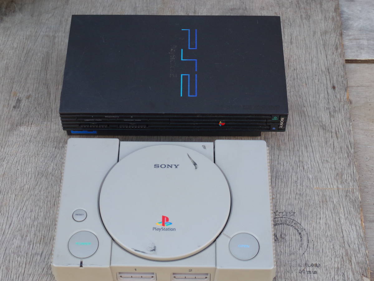 【傷や汚れあり】M9909 PS SCPH-9000 PS2 SCPH-10000 本体 保管品 電源チェックOK 傷汚れあります 80サイズ ...