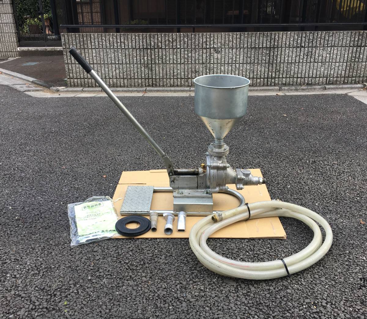 【やや傷や汚れあり】※引き取り限定です。！！！ ★値下げ39000円★ T-SDA-27 グラウトポンプ 手動式注入器 ハンドポンプ 注入機の ...
